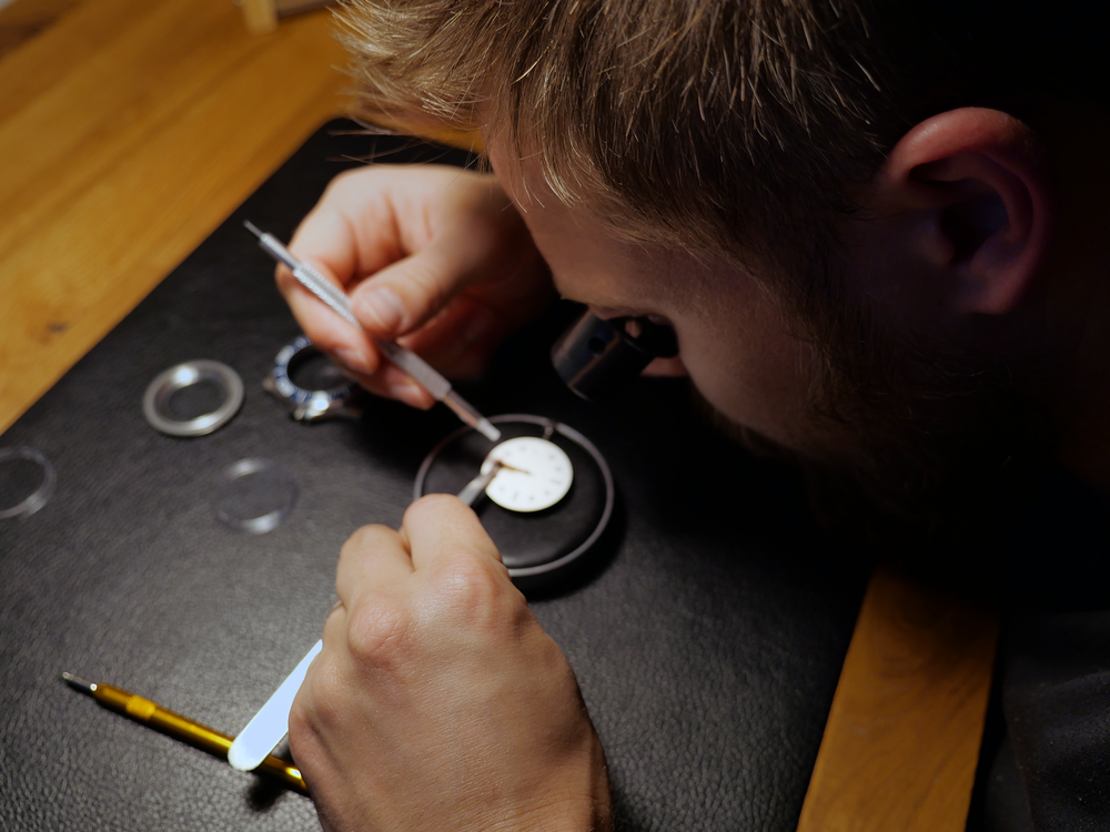 Get DIY Watchmaking kit for Beginners in Switzerland | Horologic Shop